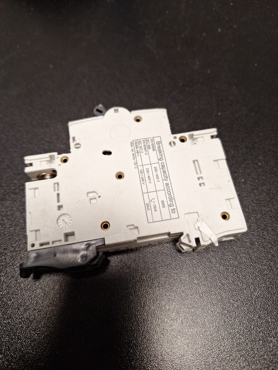 Wylex 32 Amp Curve B 6ka Mcb Circuit Breaker Nsb32 12 Wylex NSB32 32 ...