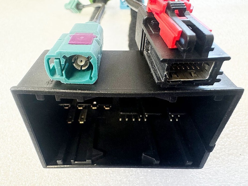 RAM ORIGINAL 5, 7, 8.4 UCONNECT 4/4C RADIO/DISPLAY TO 12" UCONNECT 5 ...