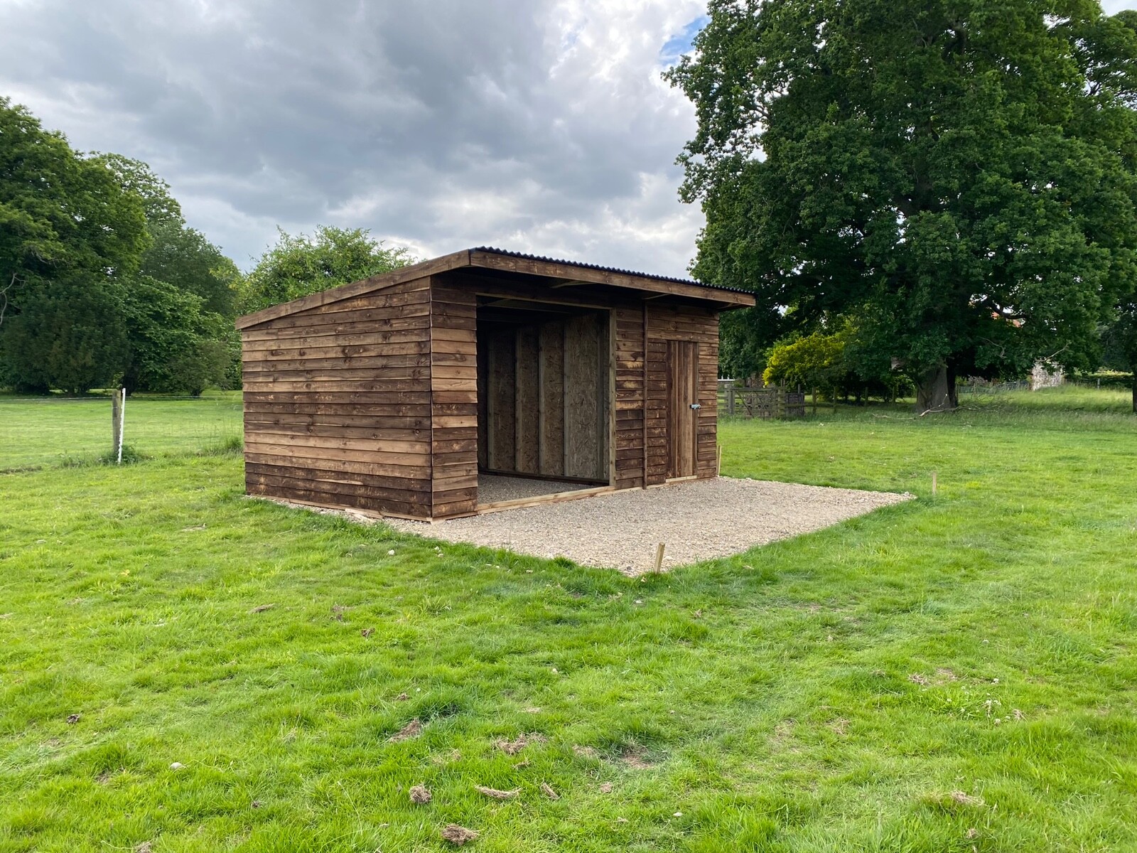 Field Shelters/ Stables blocks/ Custom built timber frames structures ...