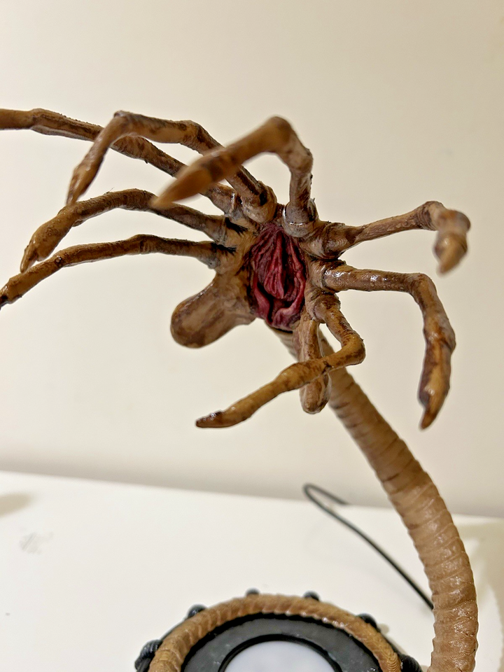 Alien Facehugger Lamp/Nightlight USB LED Remote Control 16 Colour | eBay