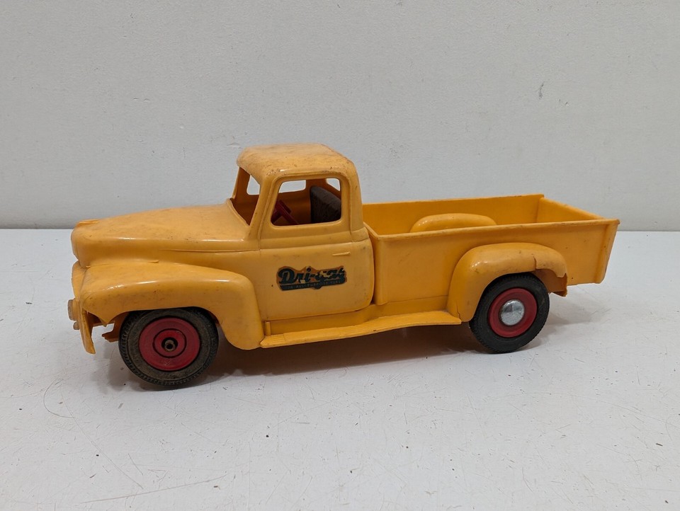 VINTAGE PRODUCT MINIATURES INTERNATIONAL PICKUP TRUCK DRI-GAS DEALER ...