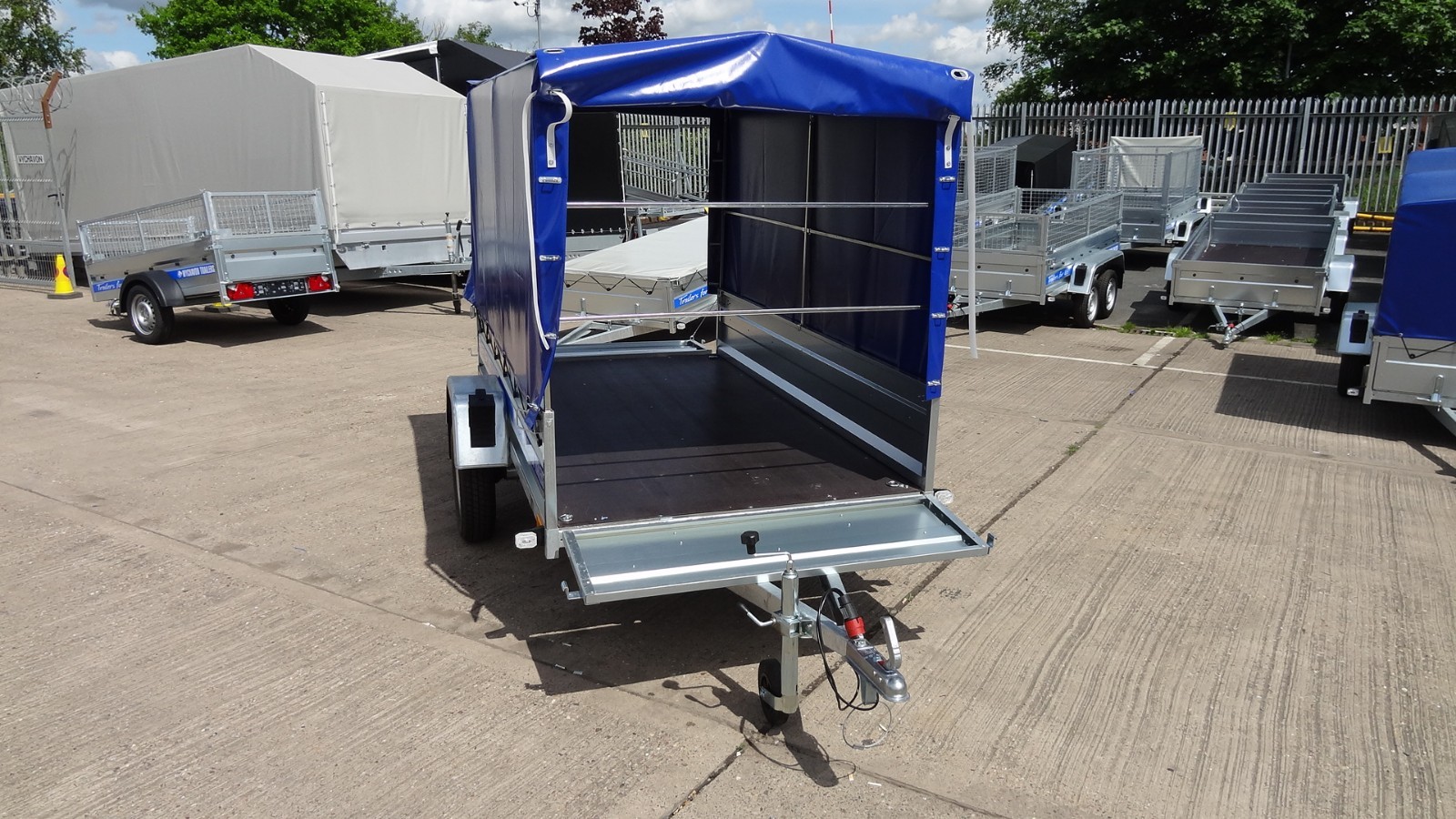 CAR TRAILER 7X4 SINGLE AXLE 750KG WITH CANVAS COVER ALKO SUSPENSION BOX ...