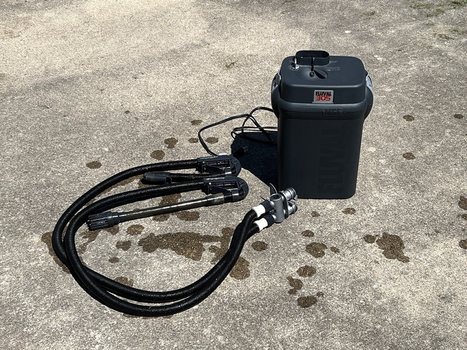 Fluval 305 Canister Fish tank water filter with parts, used. Local ...