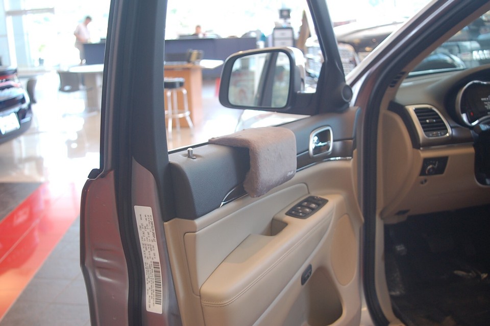 armsaver Black cars and trucks ford chevy window armrest great comfort ...