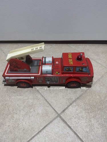 Vintage Rare Battery Operated SH Trade Mark Fire Department Truck Tin ...