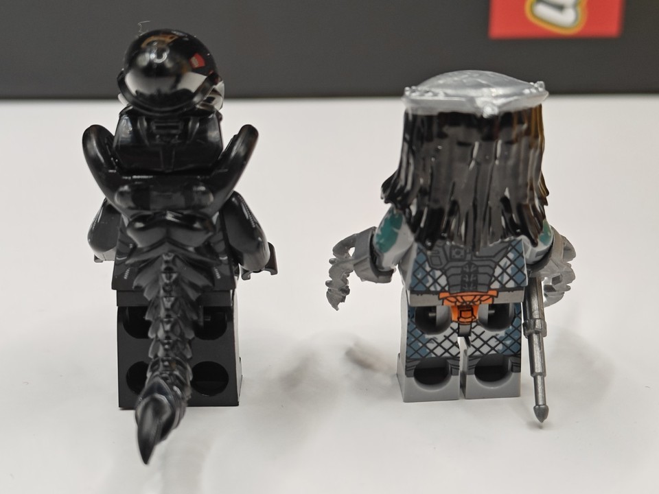 NEW Alien vs Predator: Xenomorph and Yautja Hunter Custom Lego ...