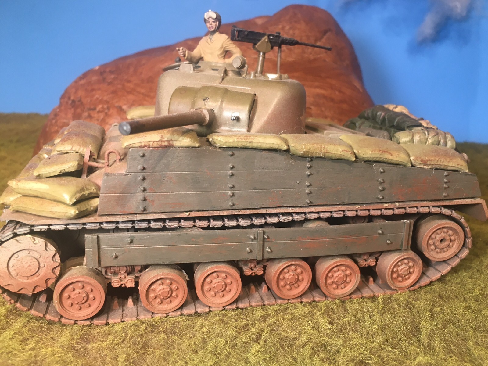 1/35 USMC WWII Sherman Tank with Wooden Side Armor and Sandbags BUILT ...