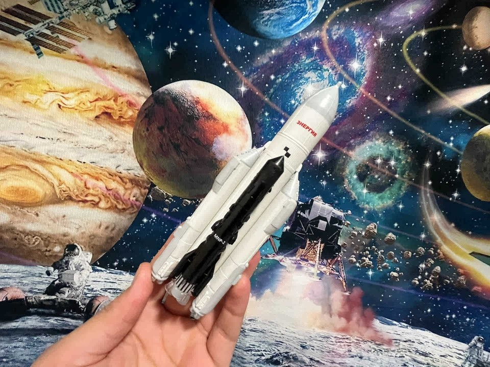 1:400 Scale Energy Space Shuttle Model Painted Finished 18cm/7inches | eBay