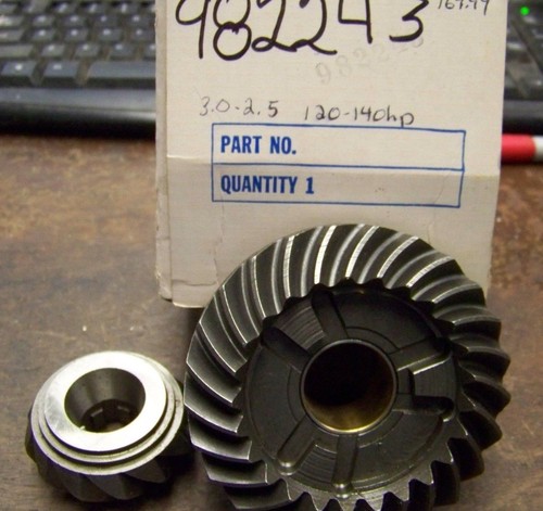 NEW OMC OEM EVINRUDE JOHNSON FORWARD & PINION GEAR SET 390770 | eBay