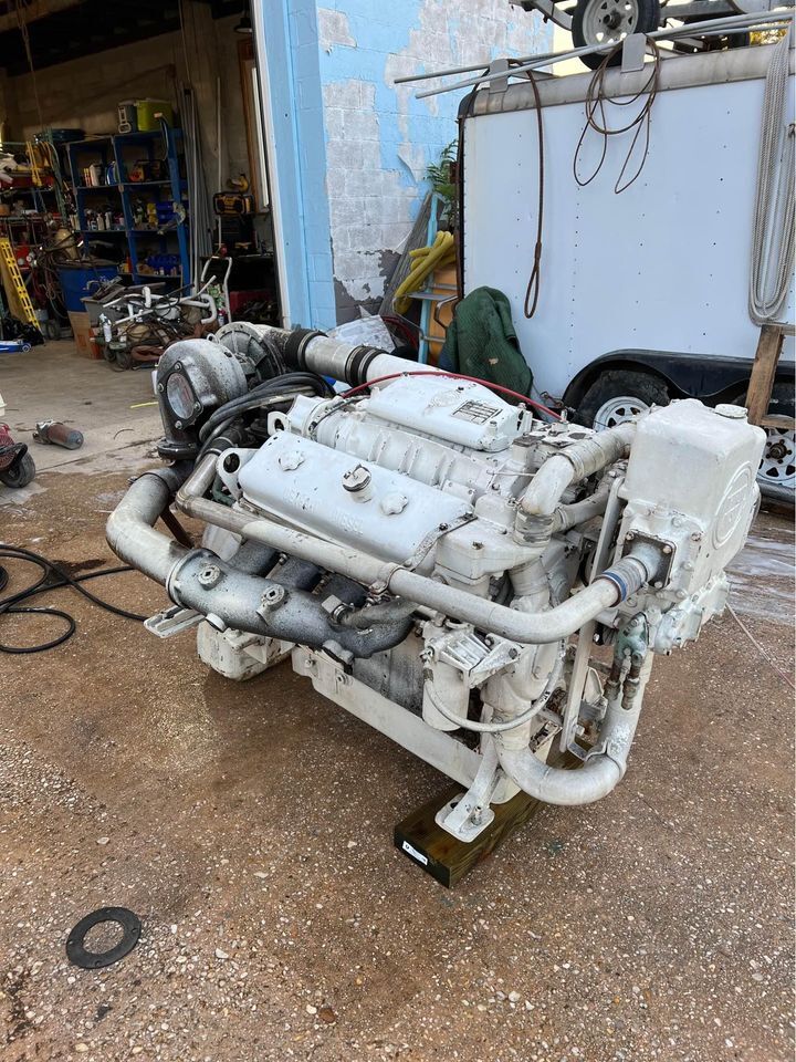 Detroit Diesel 8V71T Marine Diesel Engine 7083-7399 ALLISON M30R 3-1 ...
