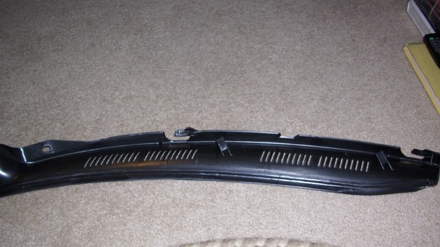 Left Right Mercedes W210 Wiper Cowl Screen Genuine 2108310958 ...
