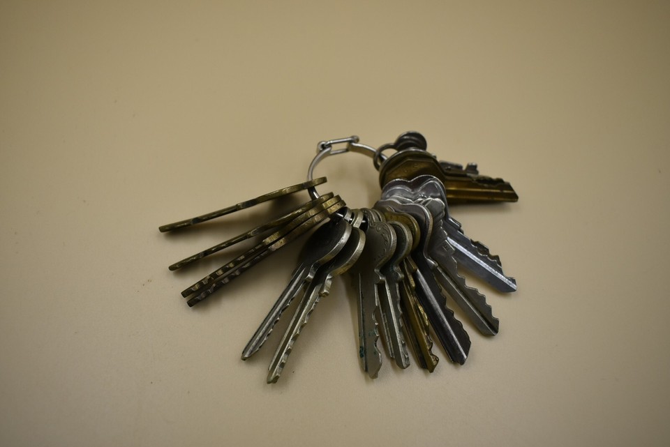 18 Vintage Random Keys | eBay