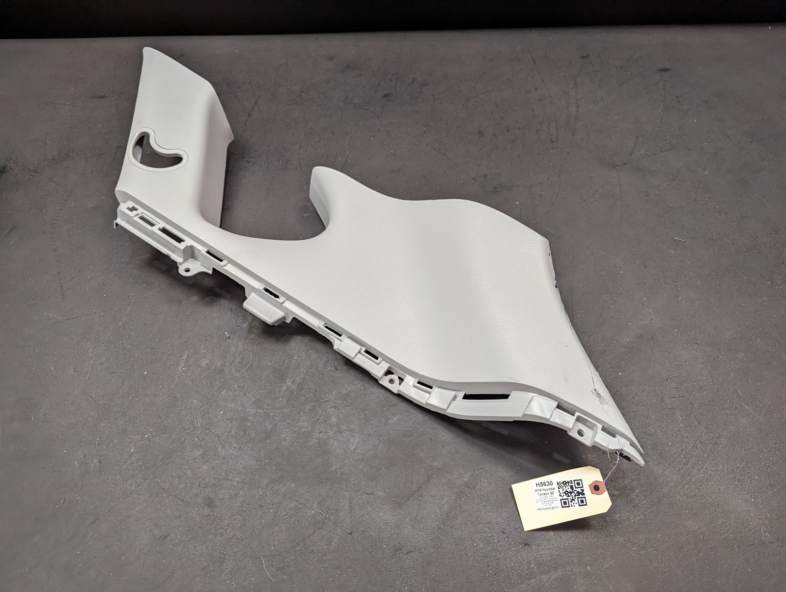 Rear Right C Pillar Upper Trim Panel 2019 Hyundai Tucson 85860-D3000 ...