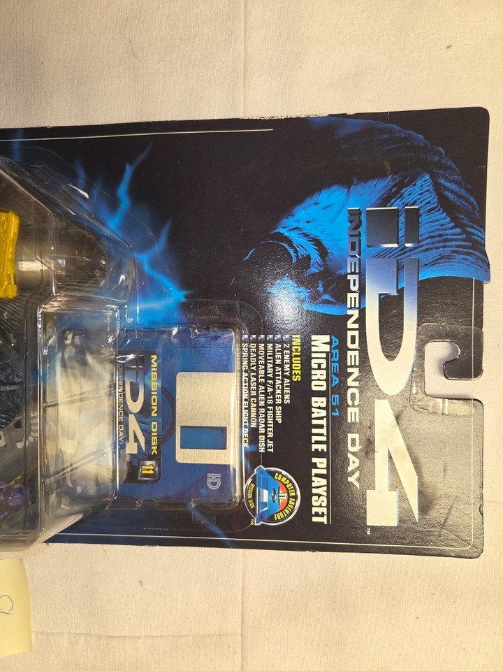 Independence Day ID4 Area 51 Micro Battle Playset 1996 Vintage Sealed ...
