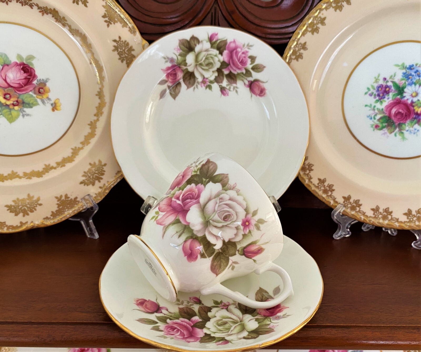 VINTAGE DUCHESS FINE BONE CHINA MADE IN ENGLAND ROSE PATTERN TRIO C1960 ...