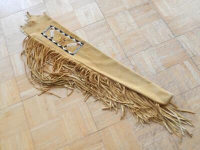 AUTHENTIC UMATILLA PLATEAU INDIAN PICTORIAL BEADED HIDE LONG FRINGE GUN ...