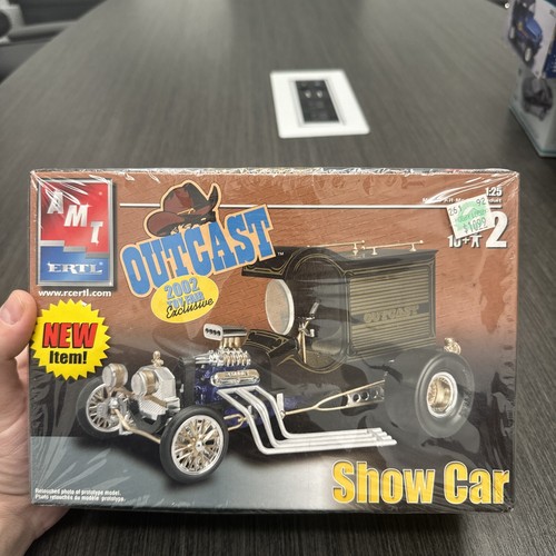 AMT 31840 Outcast Show Car 2002 Toy Fair Exclusive Model Kit Open New ...