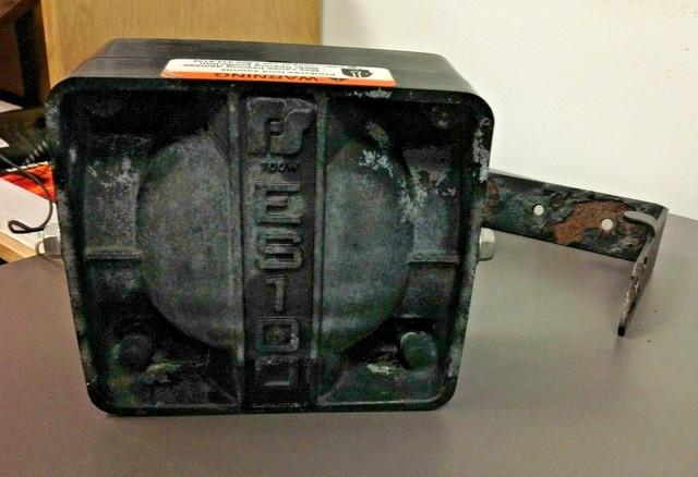 Federal signal es 100 siren speaker