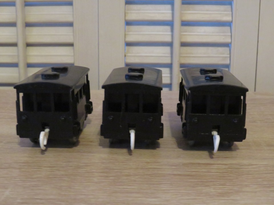Thomas & Friends Trackmaster Railway Train Lot of 3 Black CABOOSE CARS ...