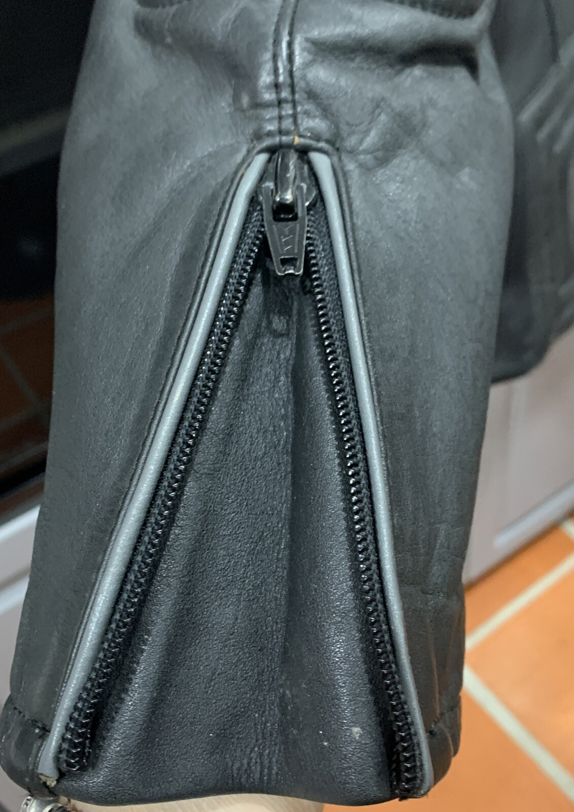 Echtes Leder Black/Gray Leather Motorcycle Jacket Pad… - Gem