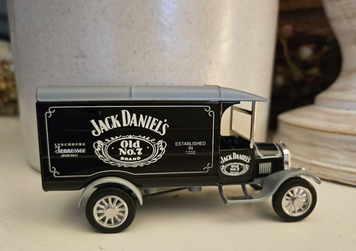 Matchbox Collectibles Die-Cast Yesteryear Jack Daniel's Ford Model TT ...