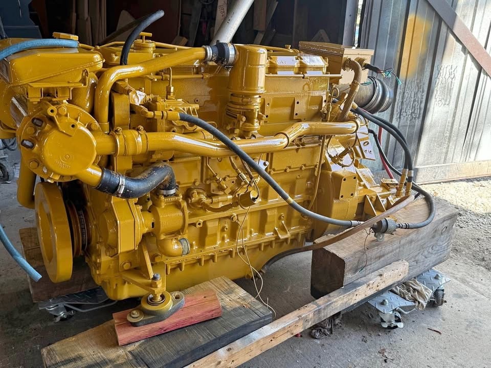 Caterpillar (CAT) 3116 , 300 HP Marine Diesel Engine with ZF 220A 2-1 ...