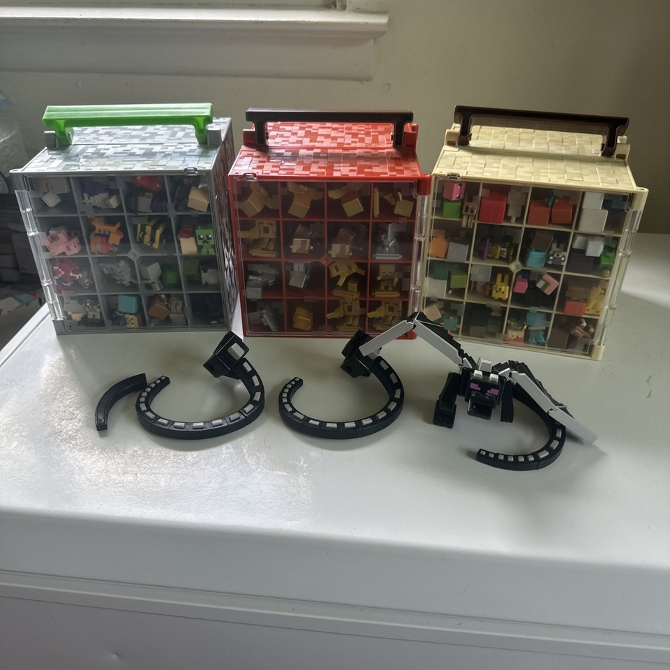 Minecraft Minifigures Lot w 3 Carrying Cases. 22 Of Gold, Silver And ...
