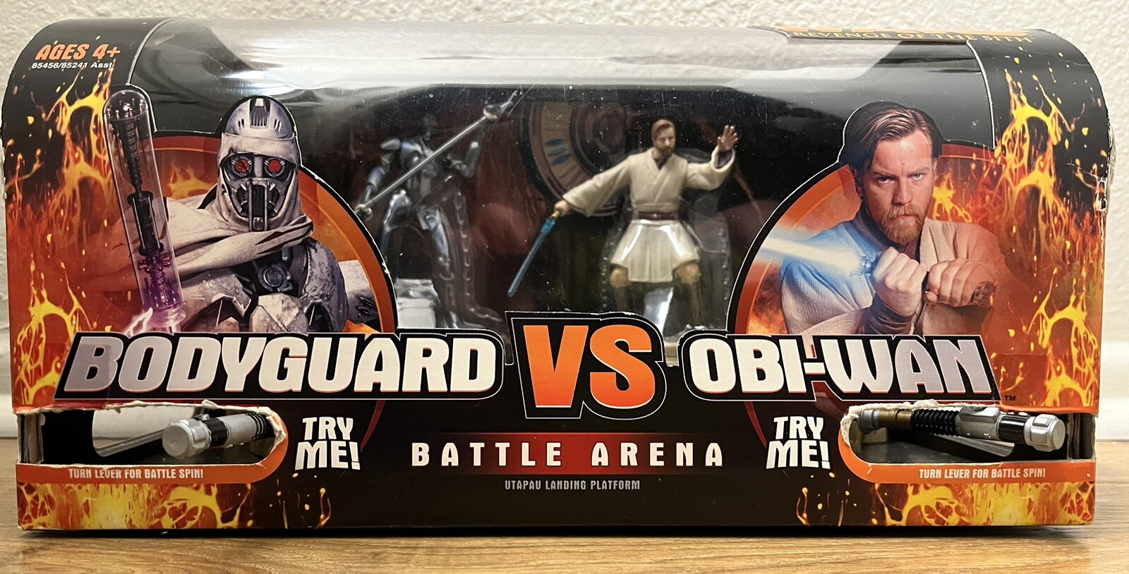 2005 Star Wars Revenge of the Sith Bodyguard Vs. Obi-Wan Battle Arena ...