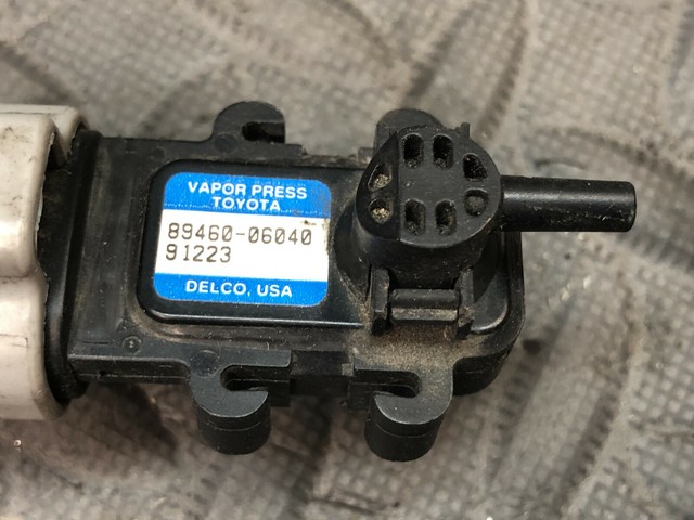 98-00 Toyota Camry Avalon Lexus Es300 OEM Vapor Pressure Sensor VPS ...