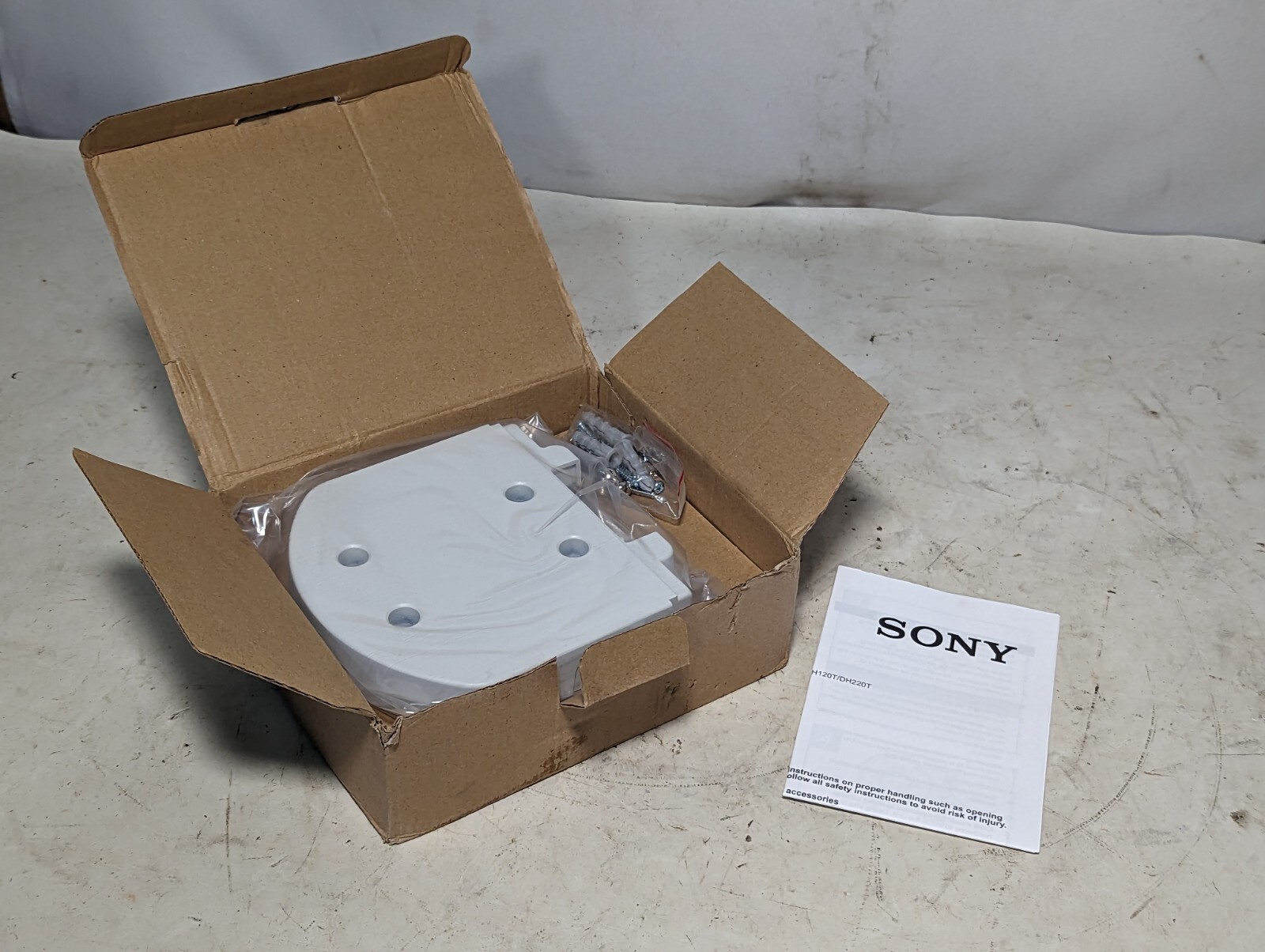 Lot of 27 security cameras: mostly Sony Ipela HD network mini dome ...