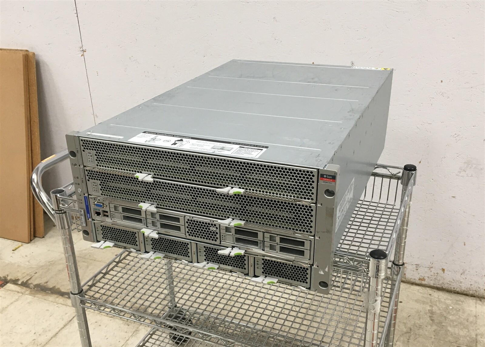 Sun Oracle Sparc T4-4 Server w/ 256GB RAM 4x Processor Modules 2x 300GB ...