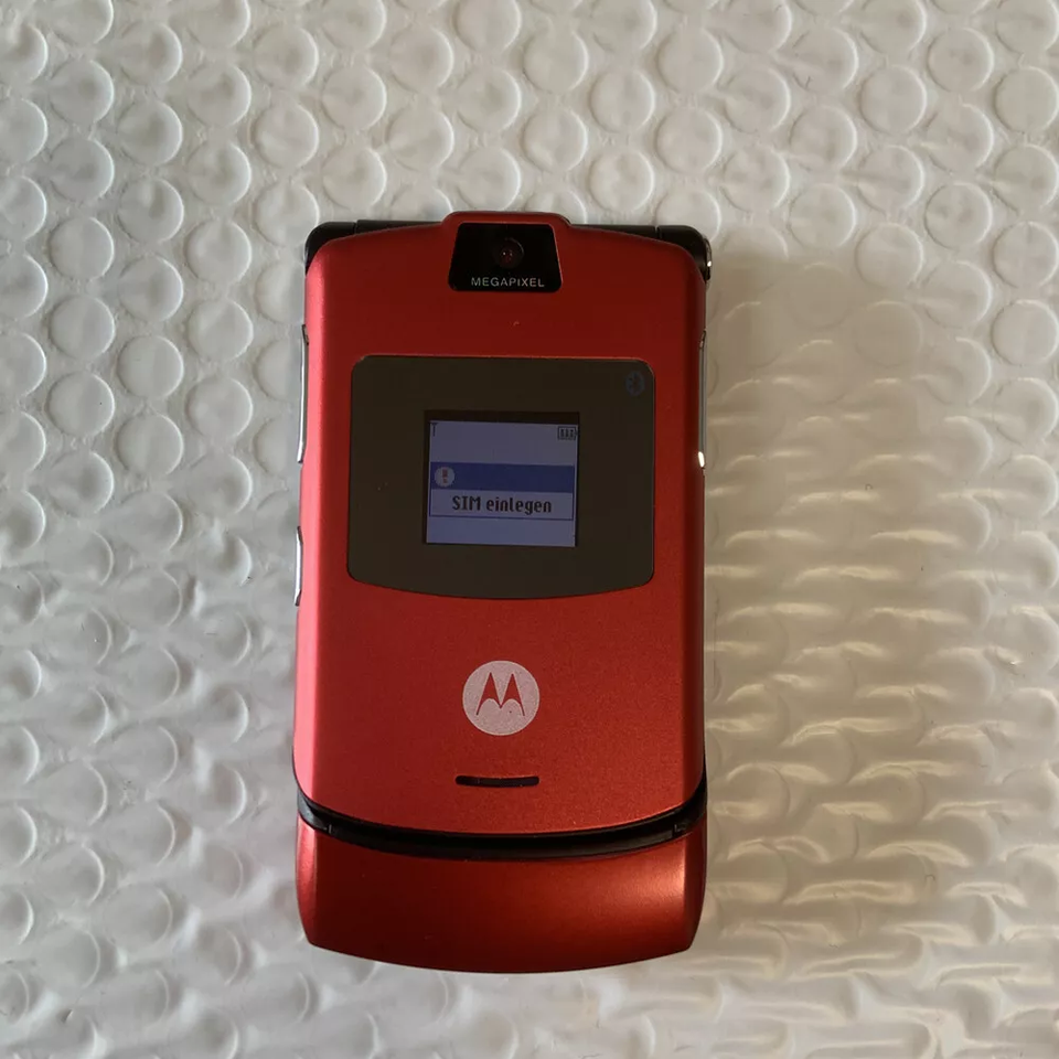 OUnlocked Motorola RAZR V3 Unlocked Flip GSM Bluetooth MP4 video Mobile ...