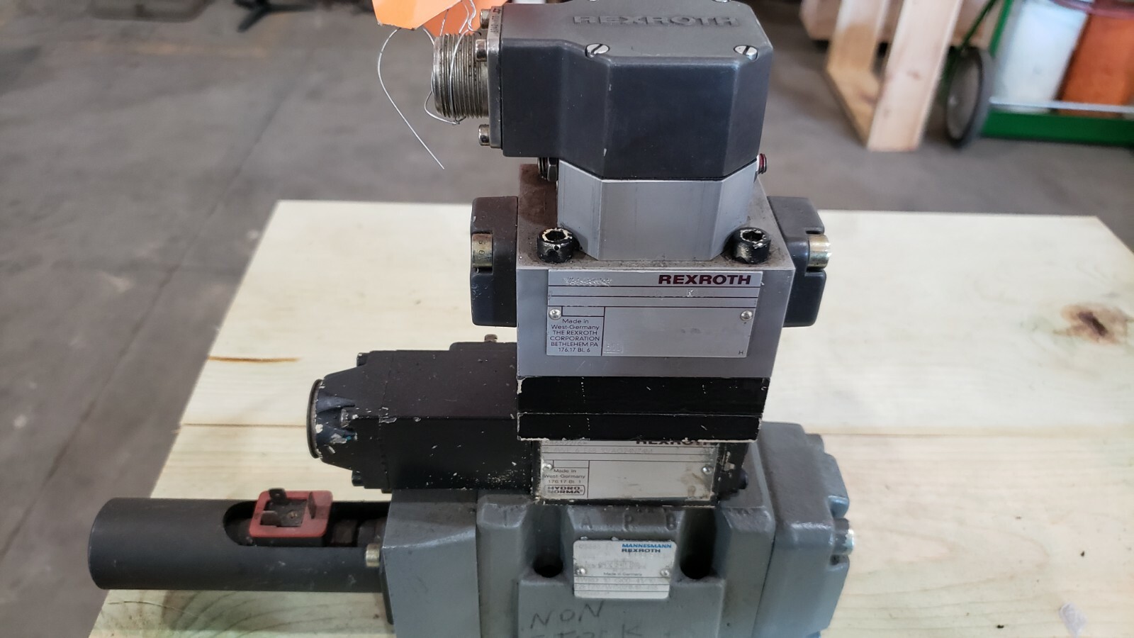Rexroth Proportional DCV 4WRD-10 | eBay
