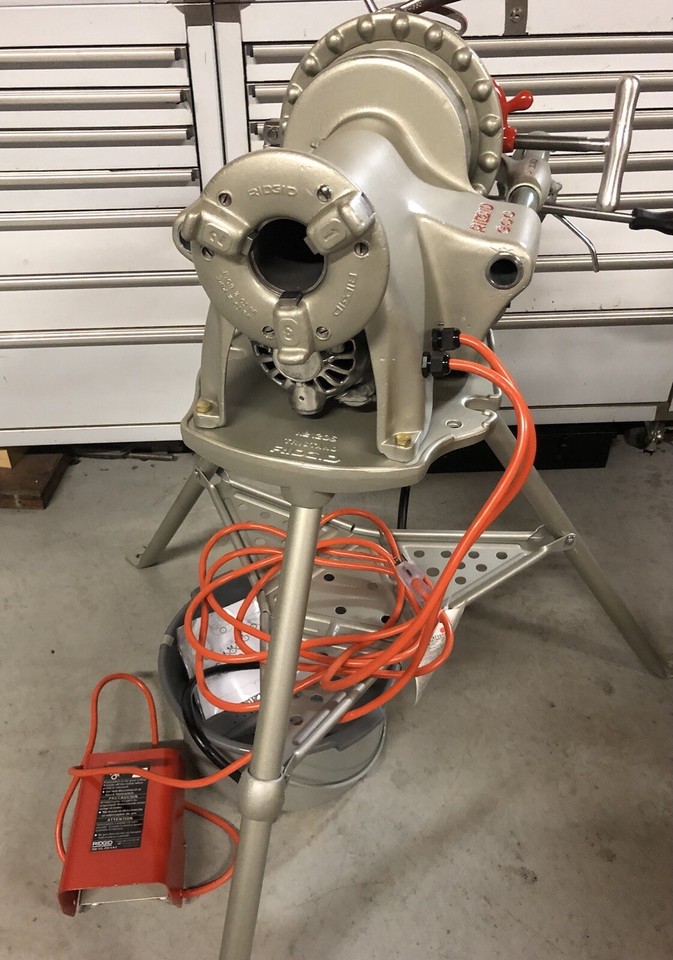 RIDGID 300 PIPE THREADING MACHINE, CARRIAGE, NEW OIL BUCKET, UNIVERSAL ...