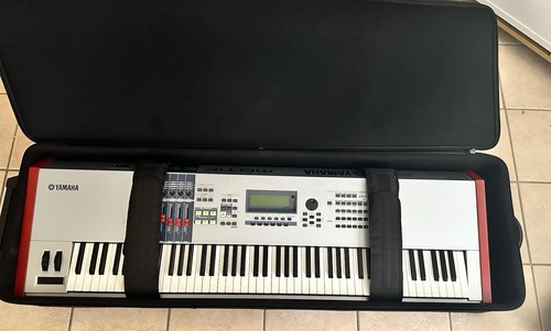 Yamaha Motif ES8 Synthesizer 88-Key Midi Sampling Sequencer with ATA ...