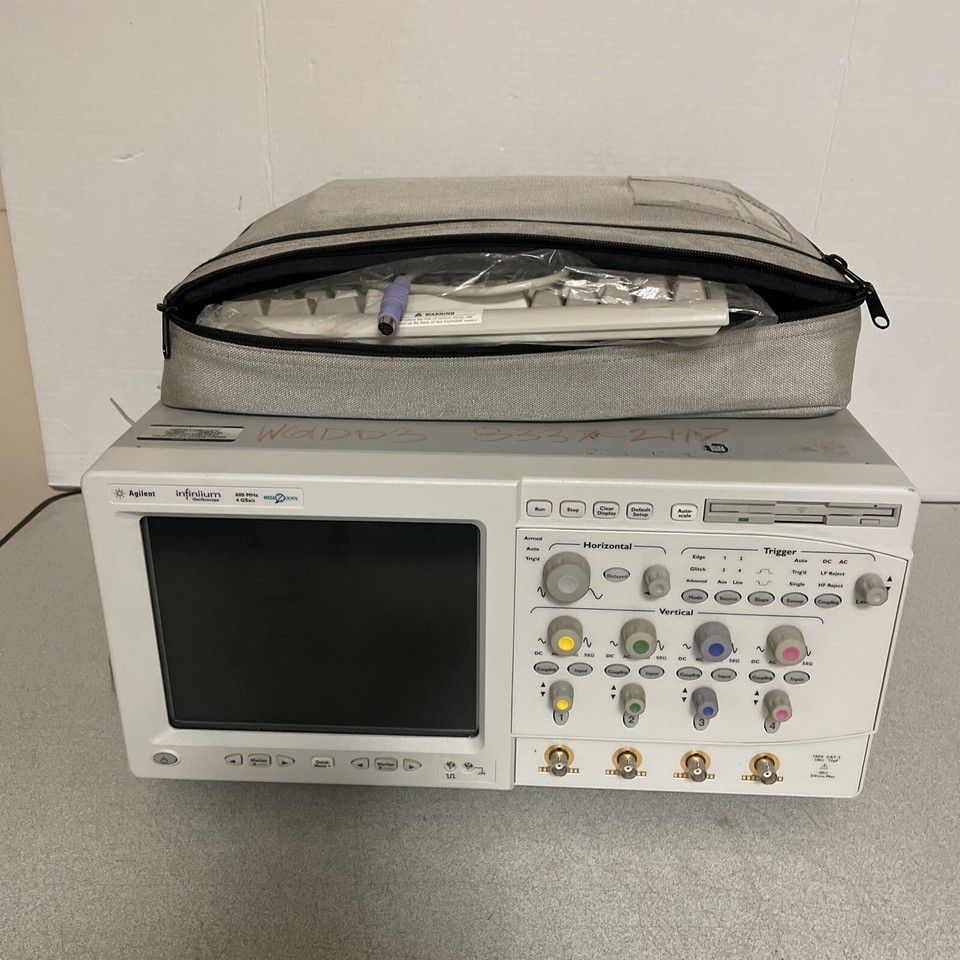 AGILENT 54831M Infiniium Oscilloscope 600 MHz 4 GS/a with Accessories ...