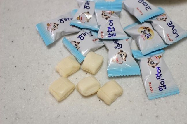 LOTTE Malang Cow Soft Chewy Milk Korean Sweets Caramel Candy 158g for ...