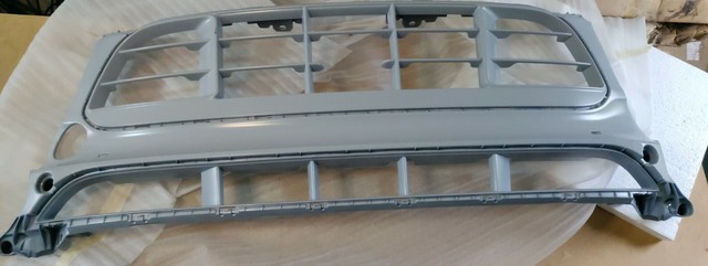 Genuine Porsche Macan 95b PDC & Camera Front Bumper Centre Grille ...