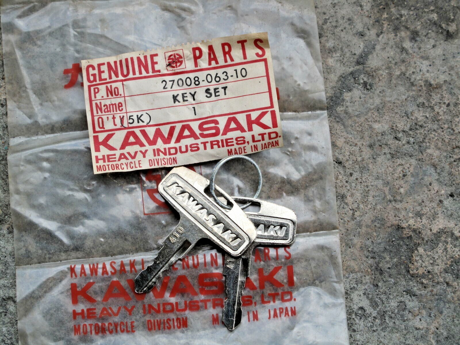 Kawasaki MC1 KM90 G4TR G5 KE100 KM100 KV100 F7 Key Set #421 NOS 27008 ...