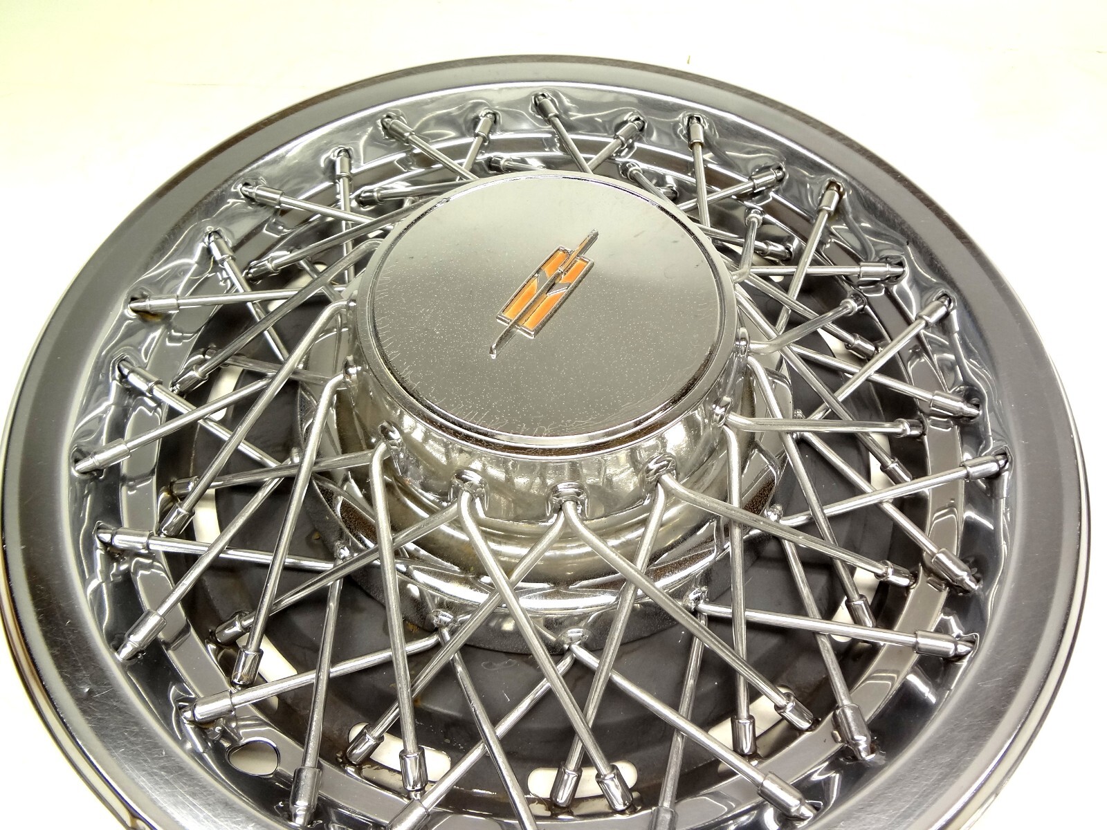 Oldsmobile Wire Wheel Hubcap for 15" RWD Wheel Late 70's Hub Cap Cover ...