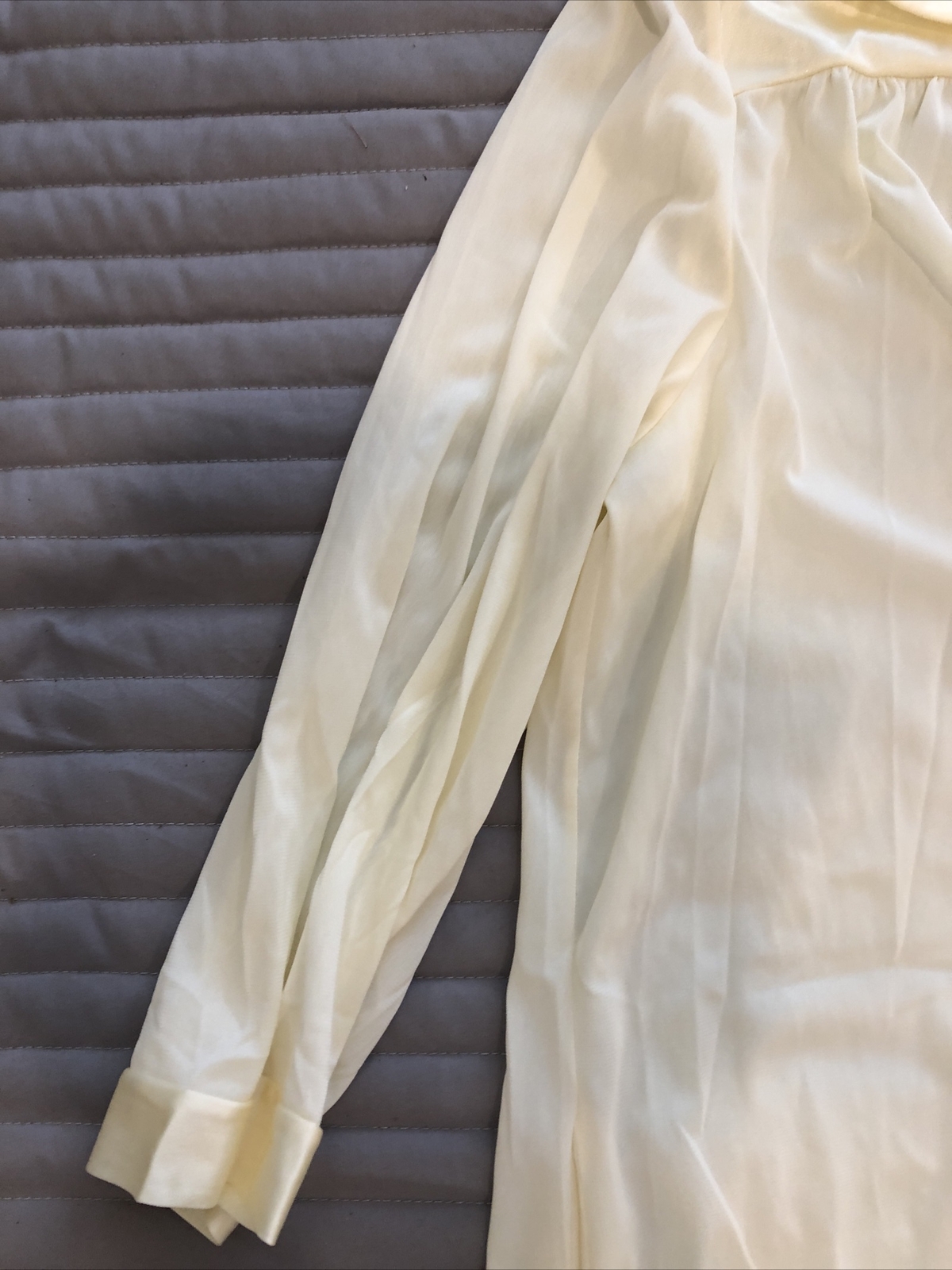 SHADOWLINE Woman PALE Yellow Robe 3/4 NIGHTGOWN Housedress Lightweight ...