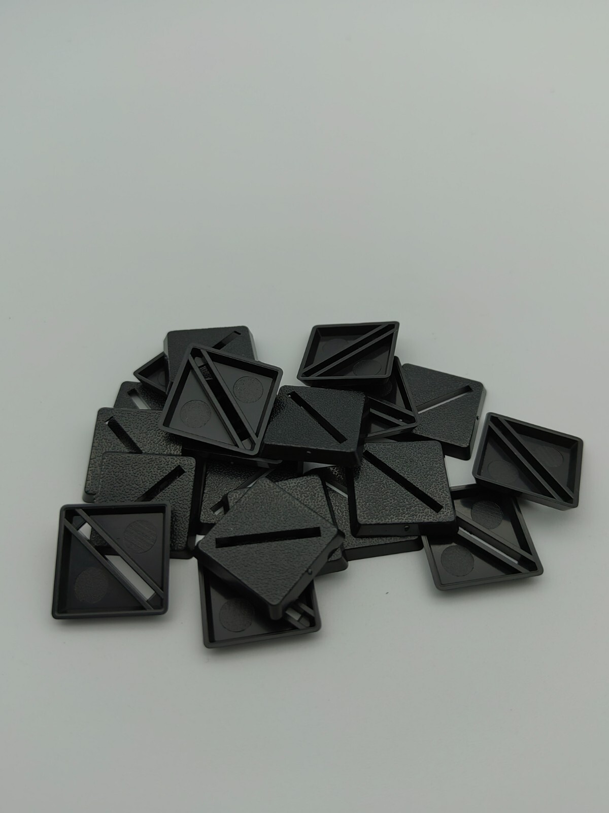 Lot Of 20 20mm Square Beveled Slot Bases Used For Warhammer Fantasy ...