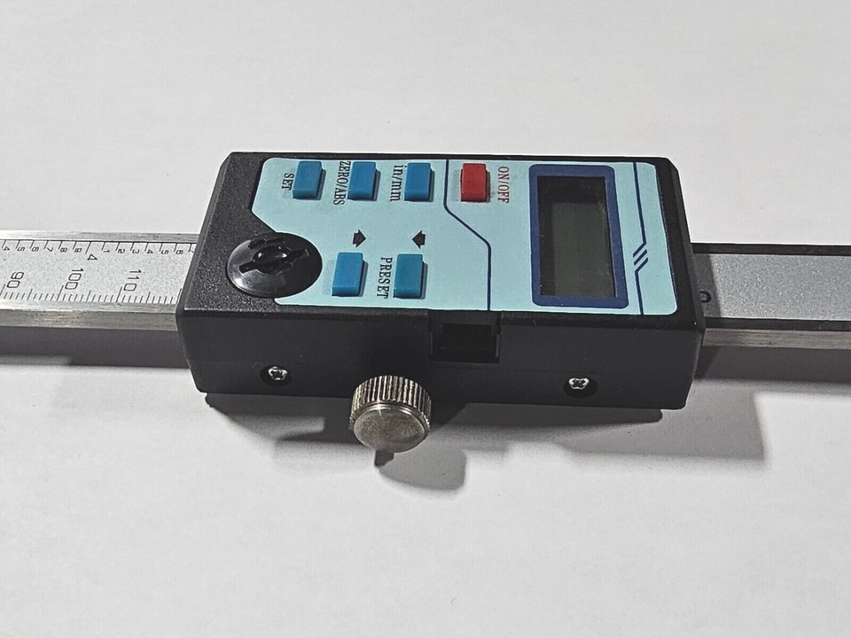 VERTICAL LINEAR SCALE WITH DIGITAL READOUT **VARIOUS SIZES AVAIABLE ...