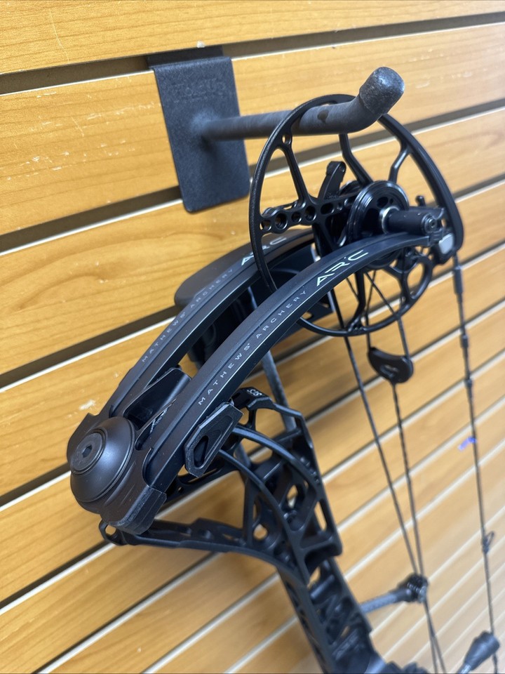 Mathews ARC 30 Compound Bow - RH - Black - Pick Your Mod - Low Pro | eBay