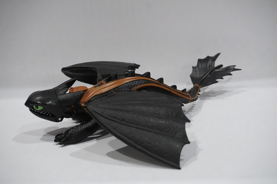 How to Train Your Dragon Toothless Night Fury Toy Figure 2018 Movable ...
