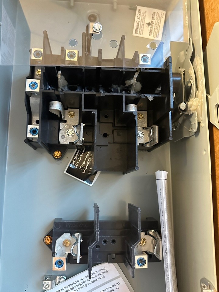 NEW Eaton DG223NRB-00PV 100A 2Ph GD Fusible Switch w Neutral 240V Nema ...