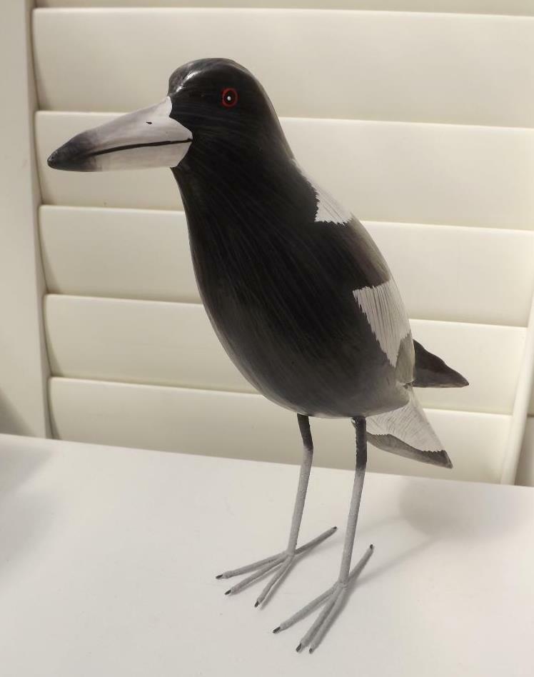 25cm HAND CARVED WOODEN MAGPIE STATUE FIGURINE ORNAMENT INDOOR/GARDEN ...