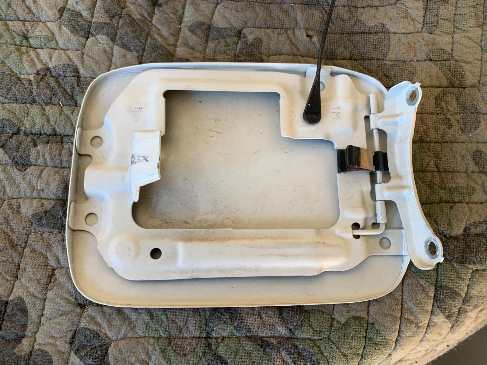 🚘 1996-2002 Toyota 4Runner Gas Fuel Door Lid Cover 96 97 98 99 00 01 02 ...