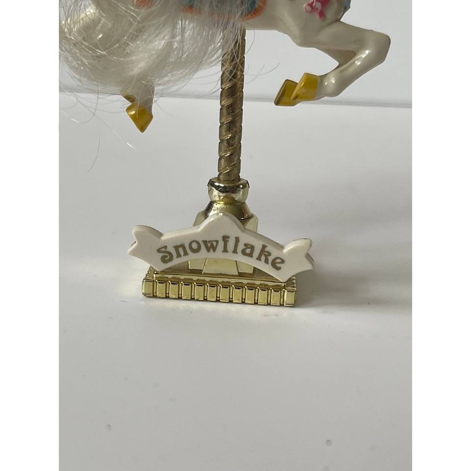 Vintage 1989 Matchbox Carousel Collection horse named "Snowflake". | eBay