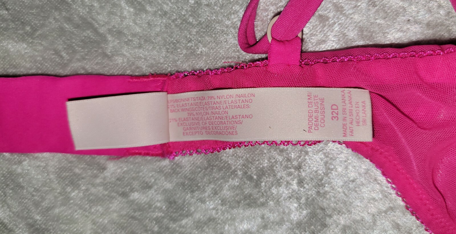 Victoria's Secret Lace Padded Demi Bra Size 32D Hot P… - Gem